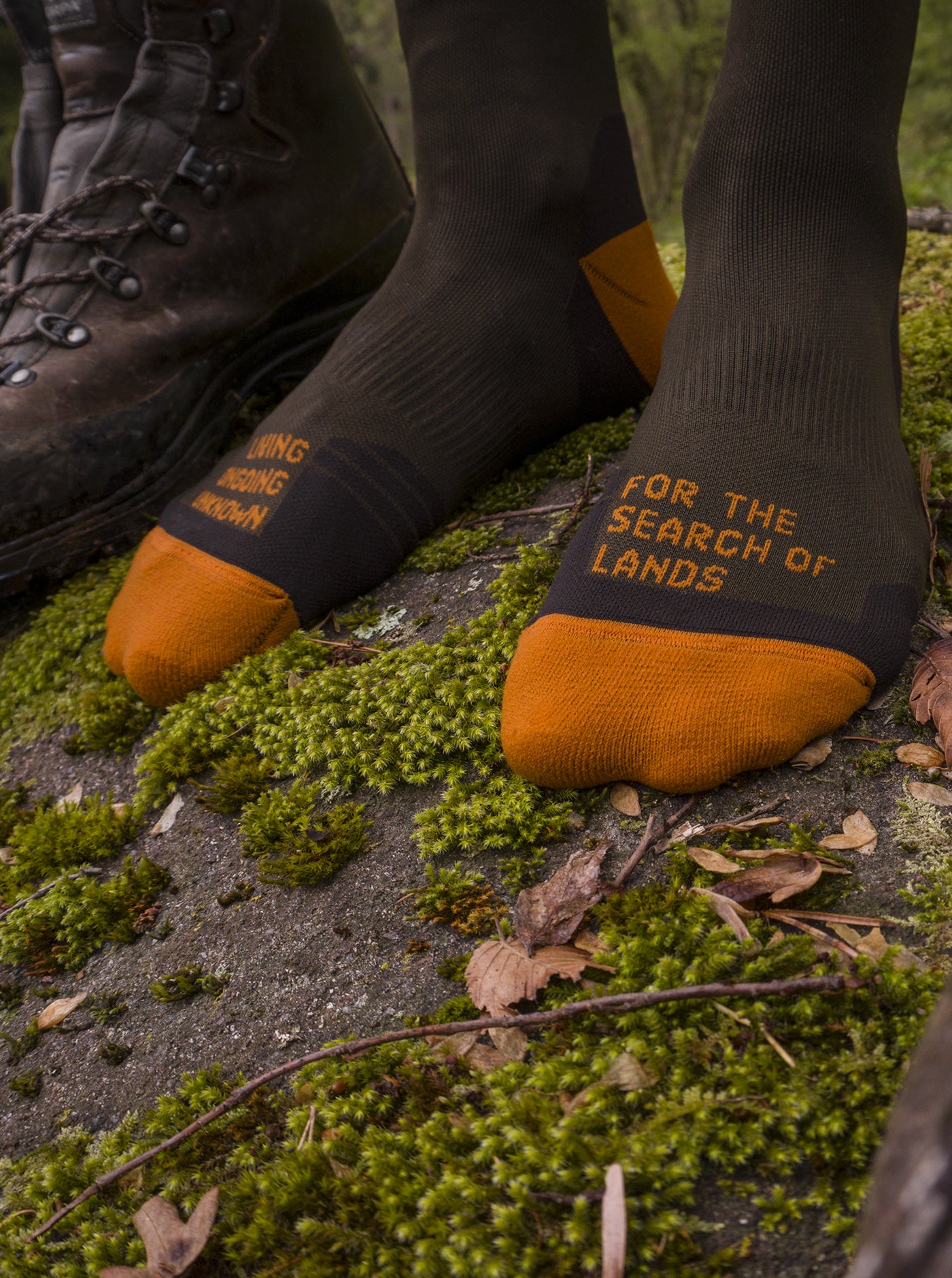 Cross Socks - Damp Earth – Cascada